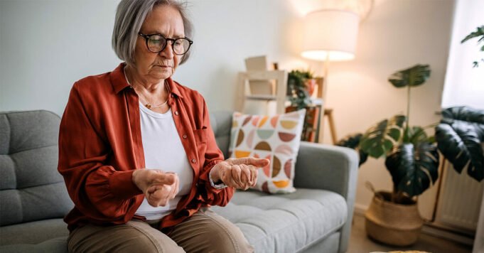 Arthrite des doigts et des jointures : images et symptômes ...
