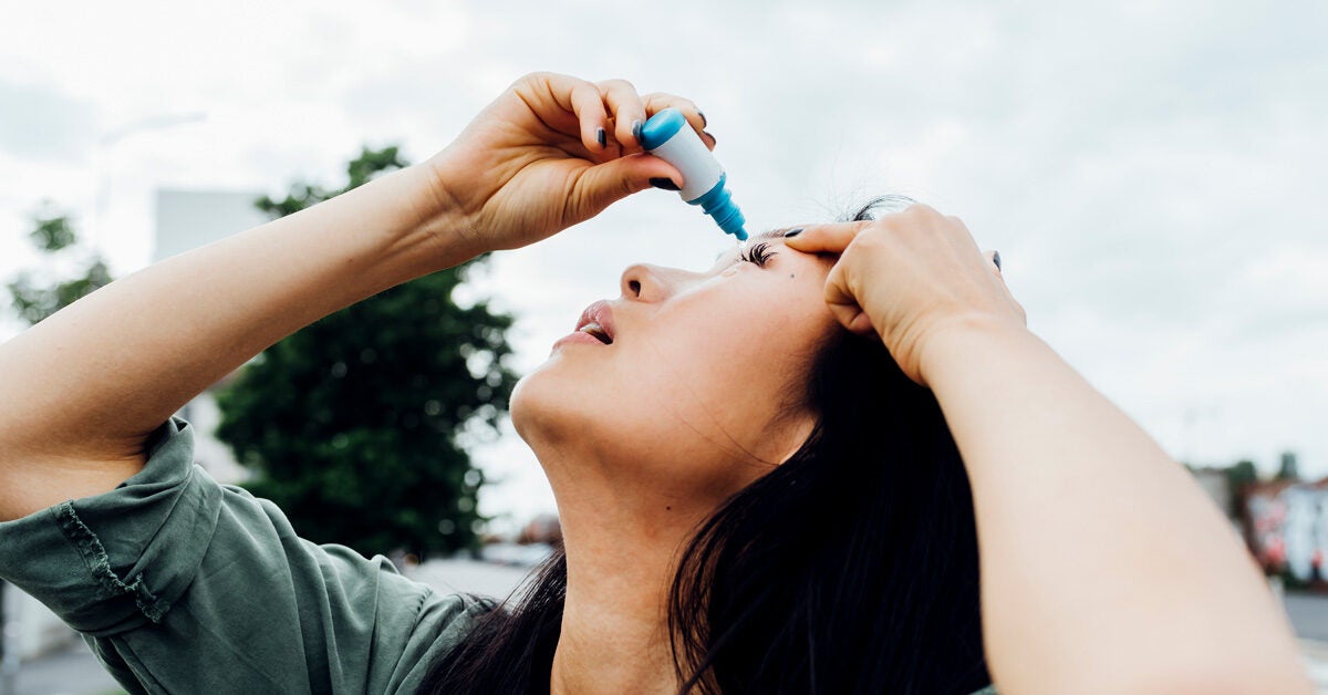 Inflammation Des Yeux Secs : Symptômes, Causes Et Traitement ...